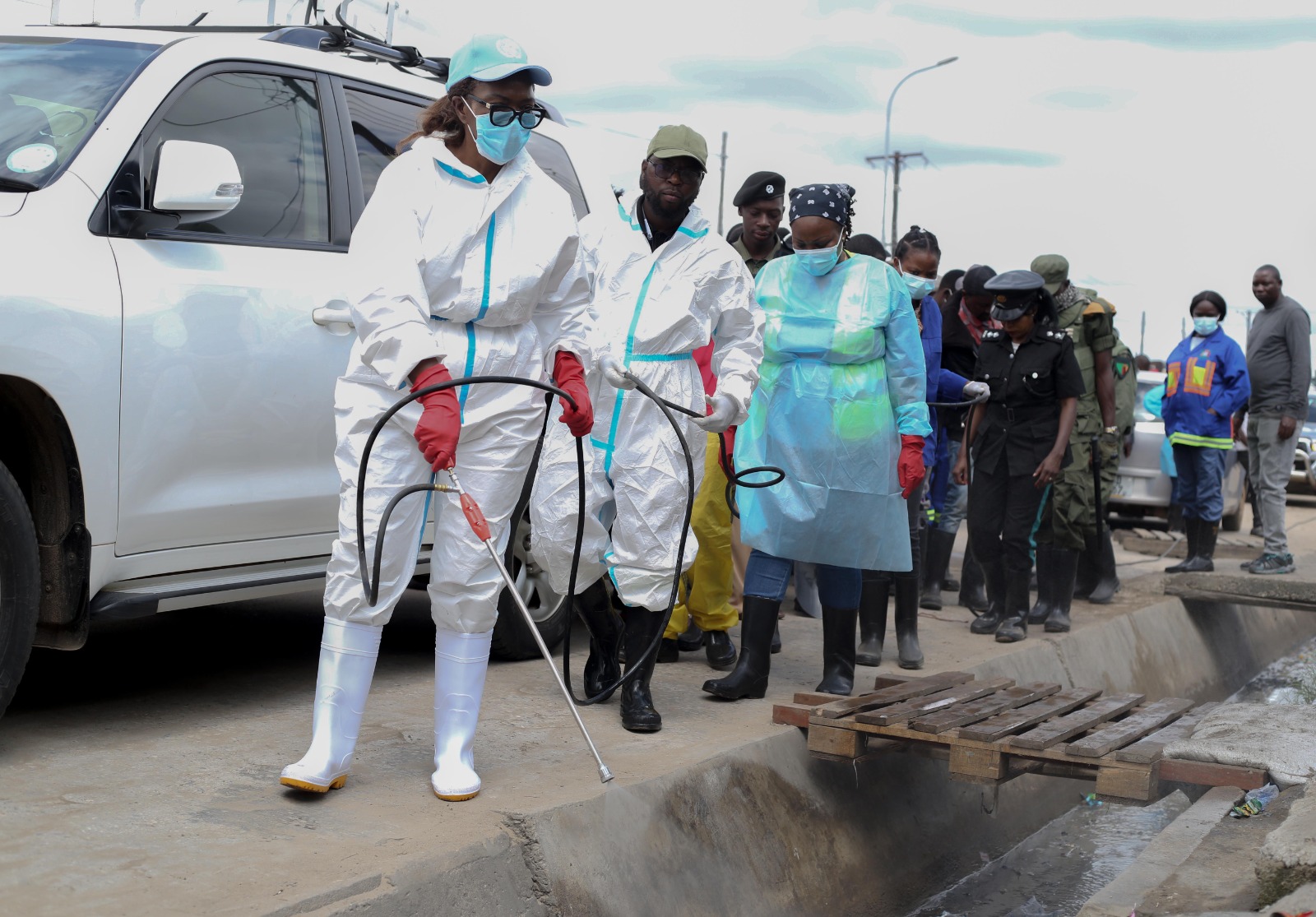 Women used to wake up at 5 AM to clean, but now life is all about ...