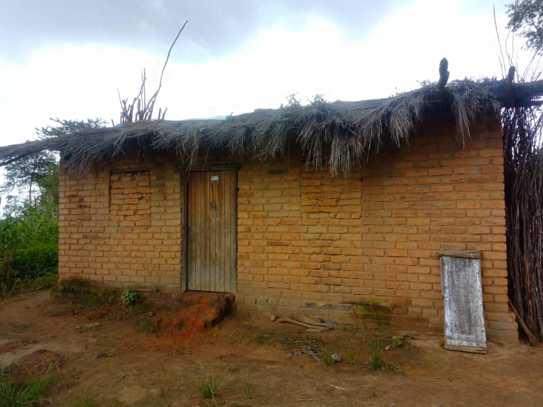 It’s an insult for teachers to sleep in grass-thatched houses – NAQEZ ...