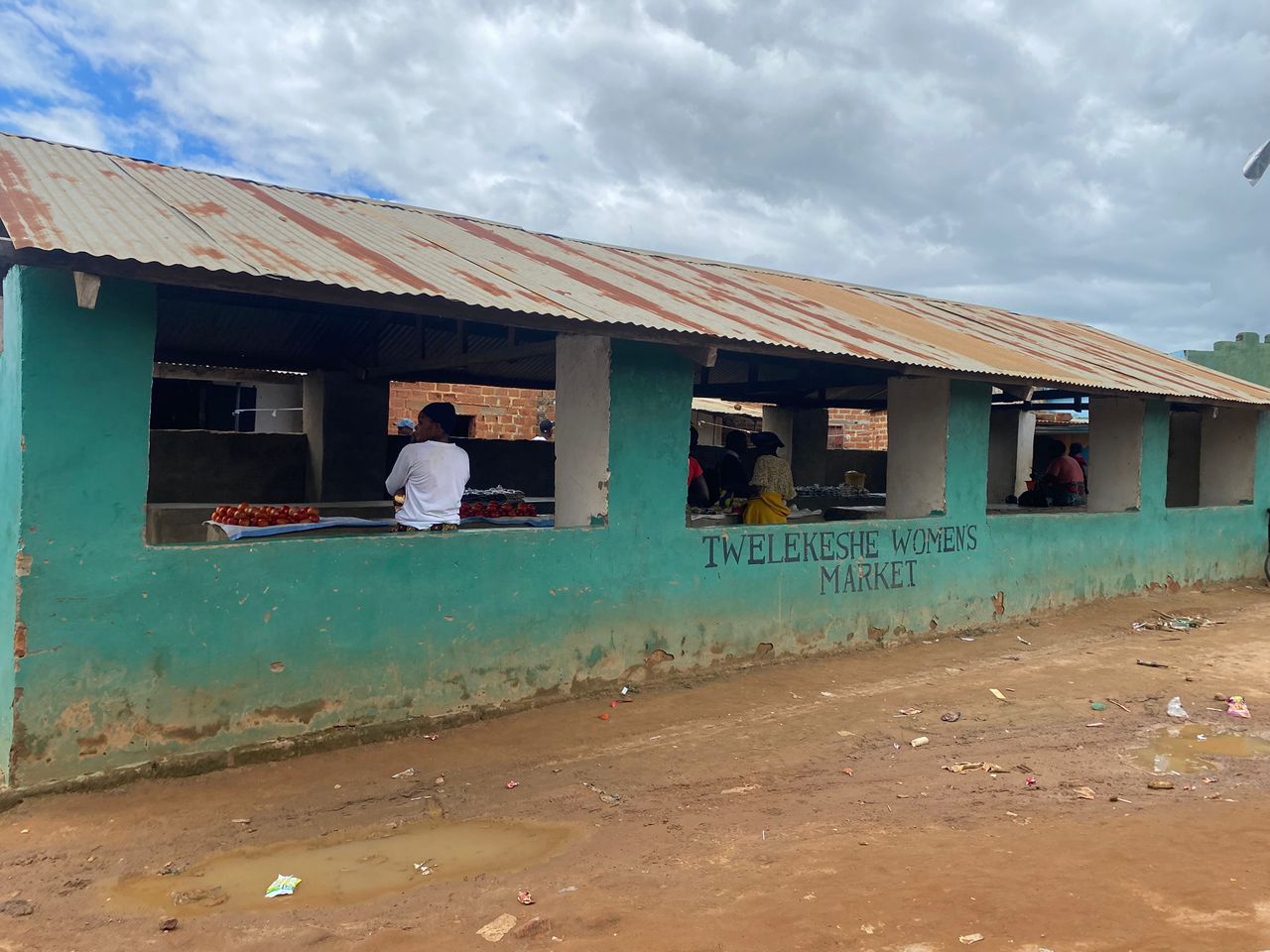 Chongwe under facelift as CDF rebuilds dilapidated market – Zambia ...